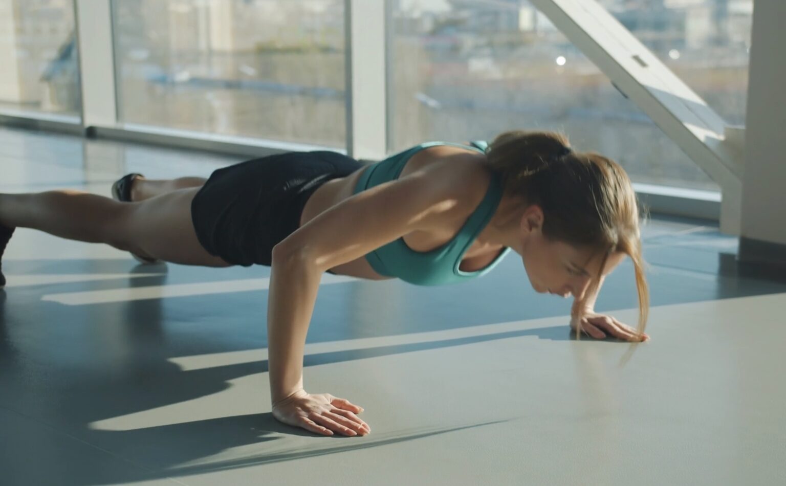 Lemon-Infused Workouts: Enhancing Hydration and Endurance in Fitness